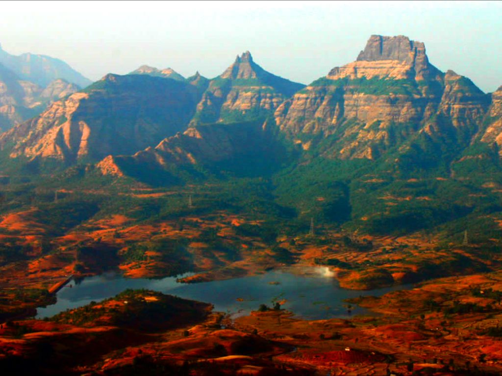 Best Tourist Places: Top 10 Best Tourist Places to Visit in Maharashtra