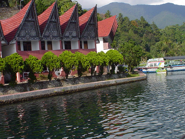 pesananpaklong: the beauty of Parapat City