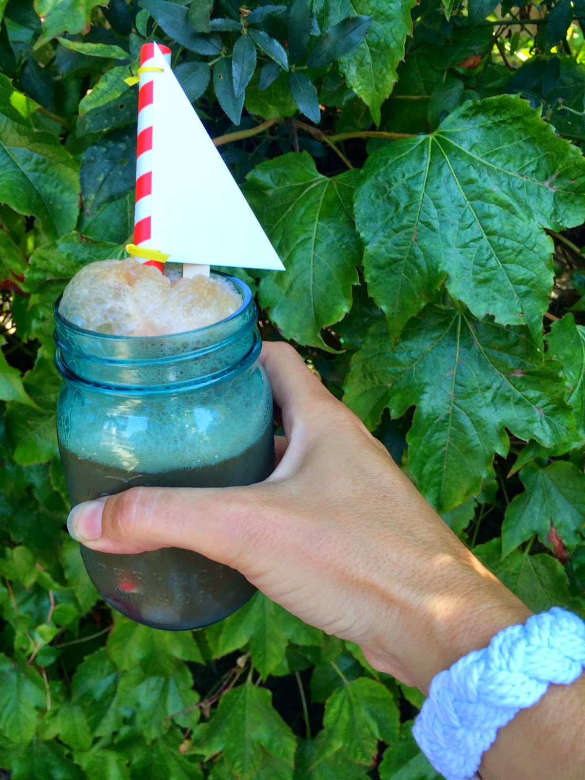 Jac o' lyn Murphy: Root Beer Boats - Nautical Ice Cream Fun