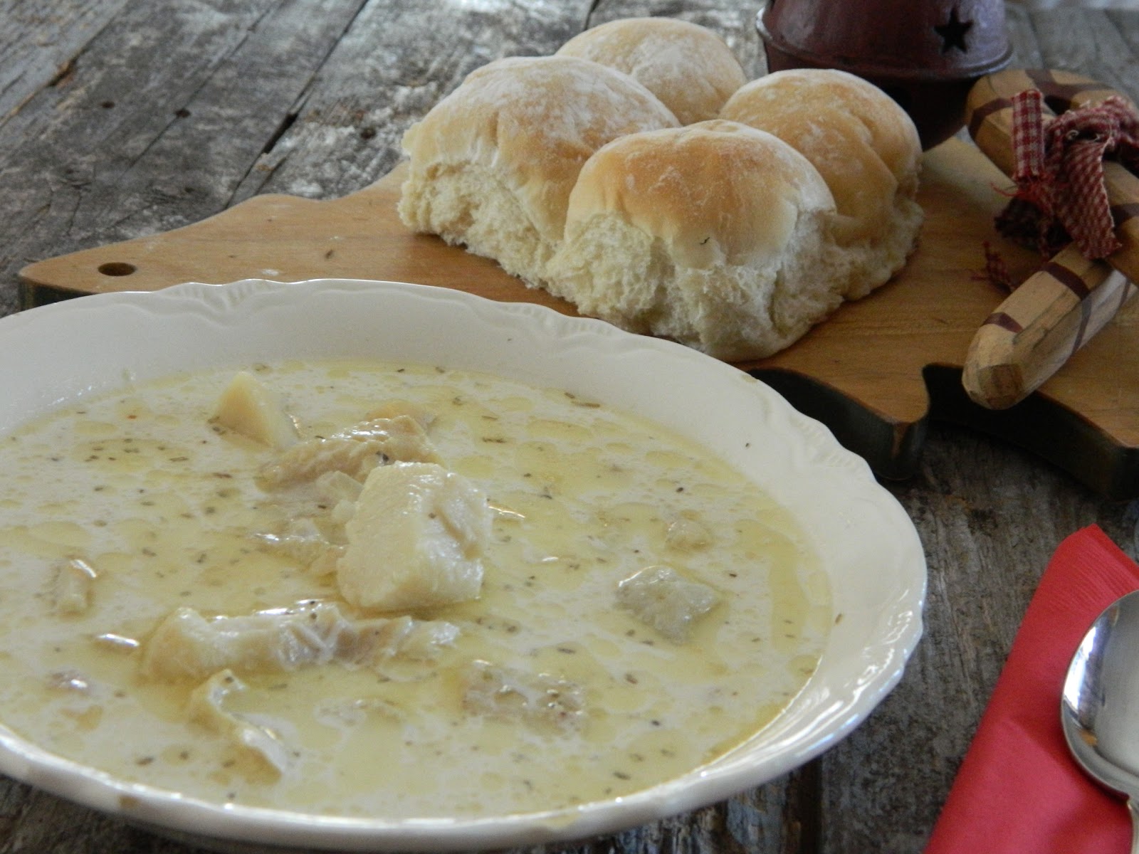 The Wednesday Baker: A MAINE SEAFOOD CHOWDER