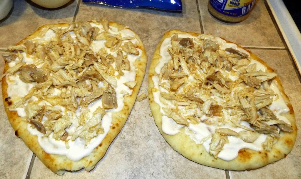 Clever, Crafty, Cookin' Mama: Cheesy Garlic Chicken Flat Bread