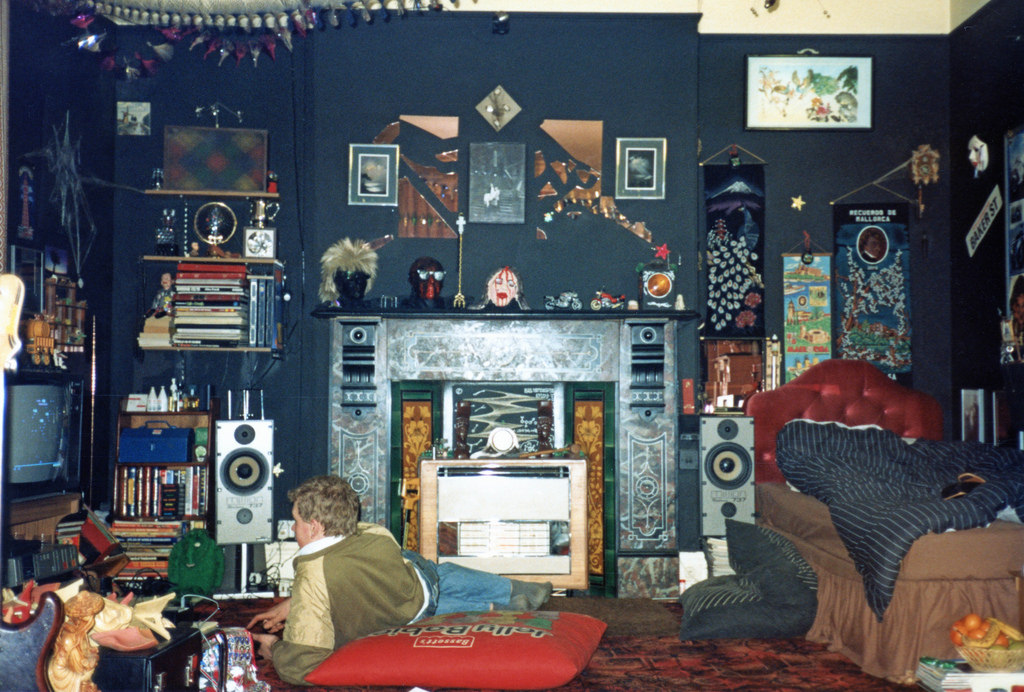 33 Cool Photos of '80s Teenagers in Their Rooms ~ vintage everyday