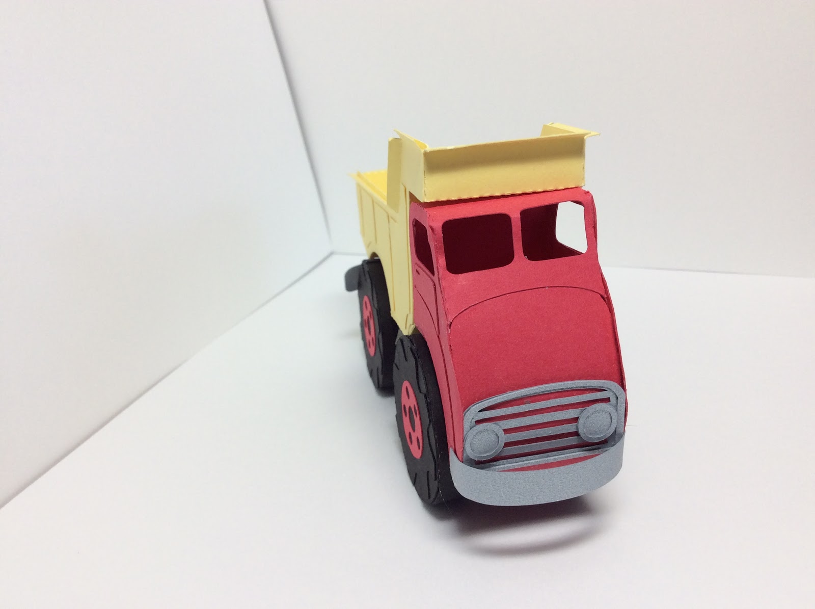 Papercrafts and other fun things: Dump Truck Paper Model