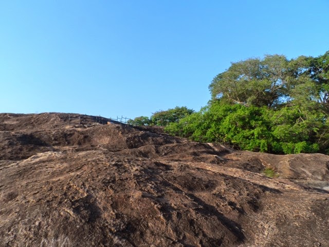 Uncommon Paths: Thonigala Rock Inscriptions