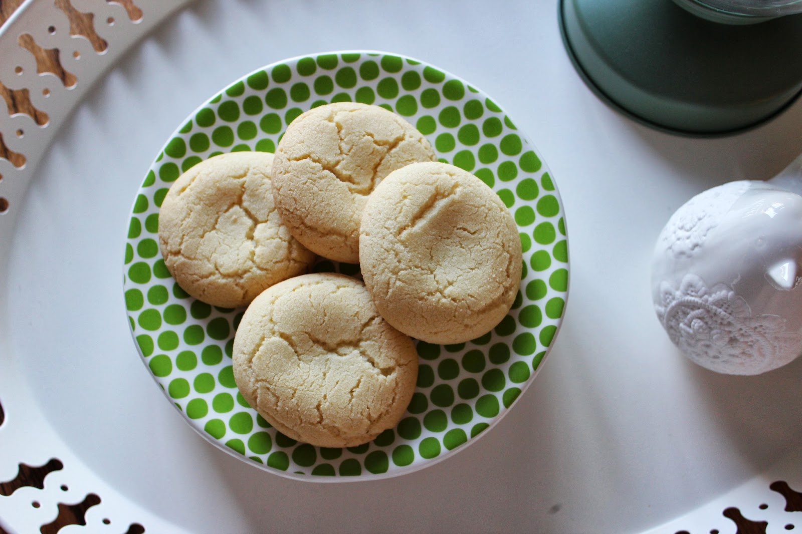Suzy Social Worker by Day.... Betty Crocker By Night...: Sugar Crackle ...