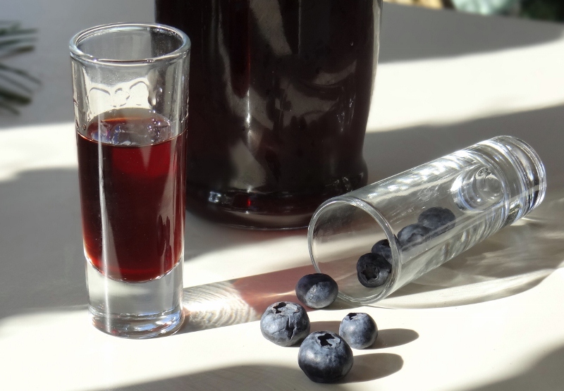 ...a quiet life...: blueberry liqueur