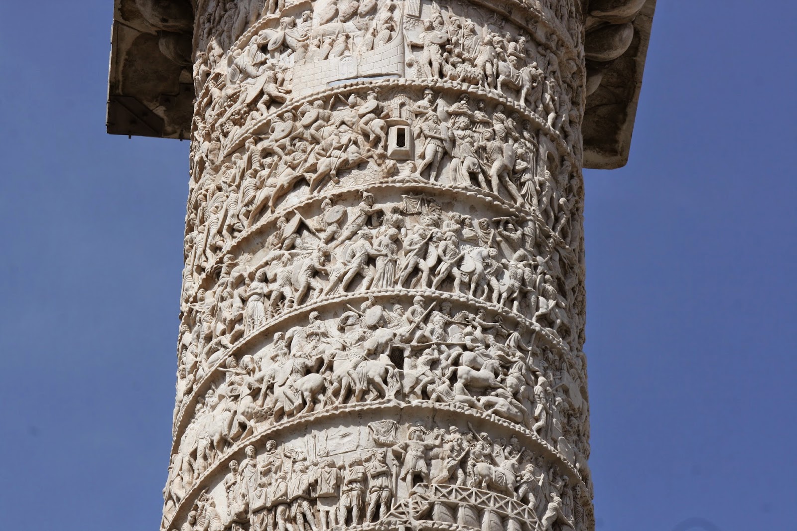 El Puente Lejano: Roma - Columna de Marco Aurelio