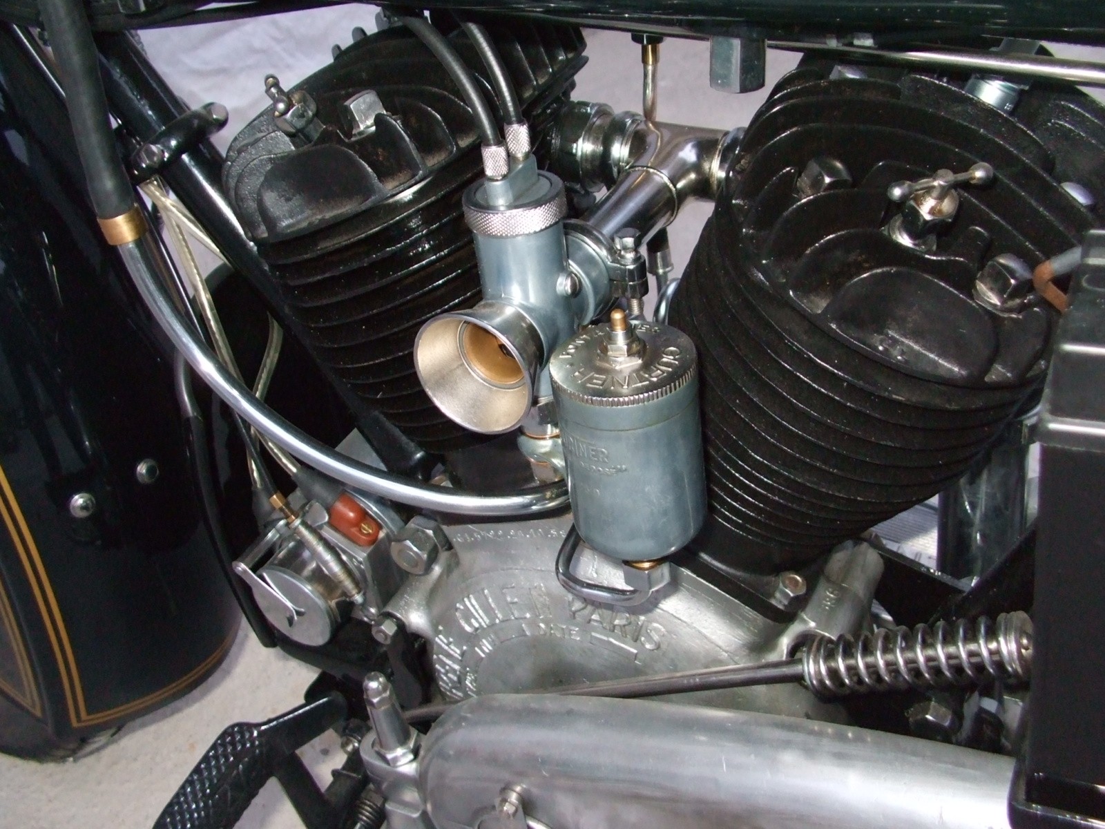 MUSEE3M "Moto-Mode-Militaire": RENE GILLET 750cc 1938