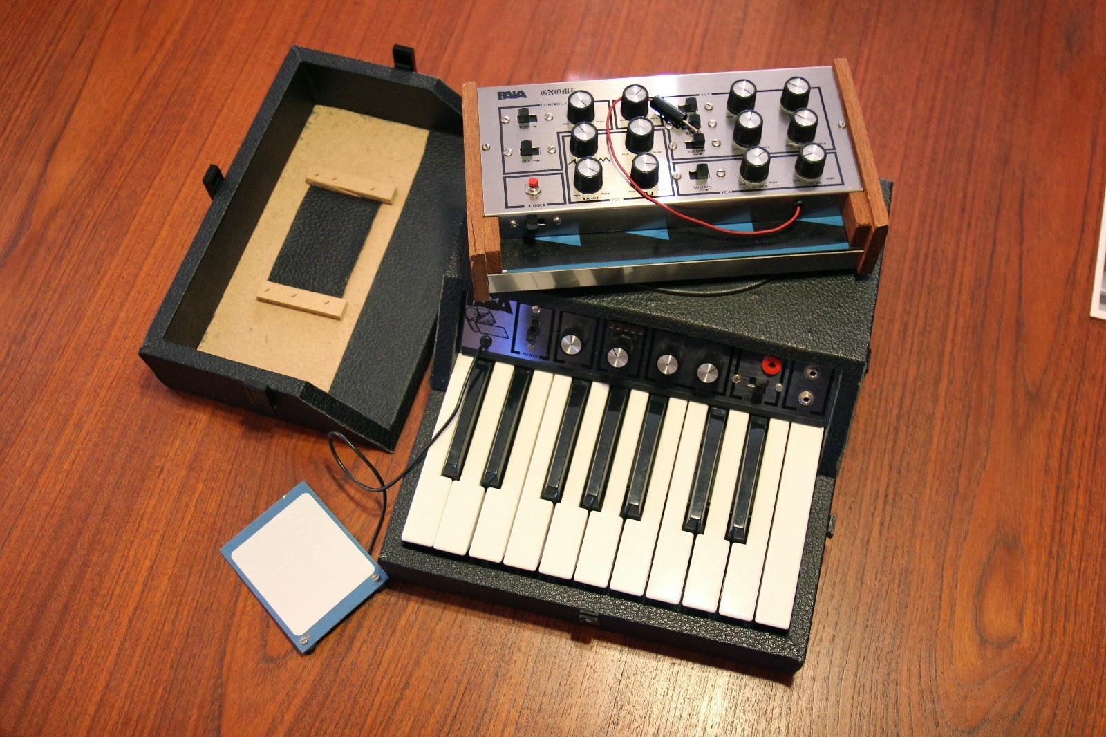 MATRIXSYNTH: VINTAGE OZ MINI ORGAN AND GNOME MINI SYNTH WITH PAPERWORK