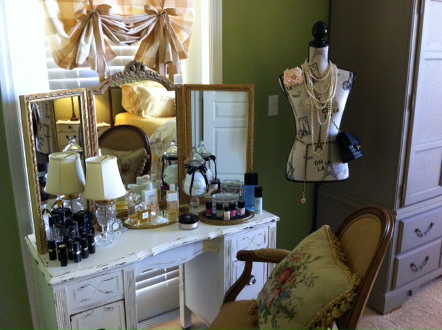 Miss Janice: Dressing Area