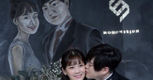 Moon Hee Jun opens up about becoming a dad with a heavy heart