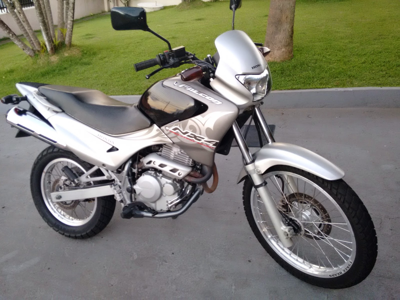 APAVEL - Aparecida Veículos Ltda.: NX-4 Falcon 400 2006 Linda, bx km ...