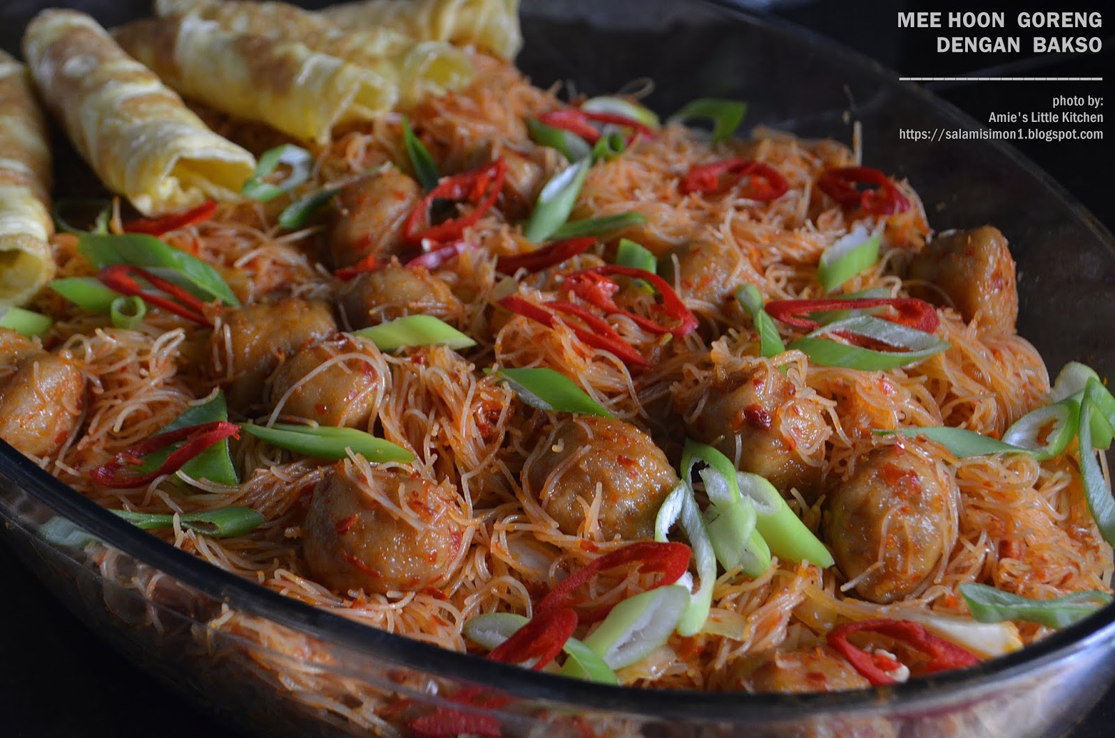 Mee Hoon Goreng dengan Bakso - Amie's Little Kitchen