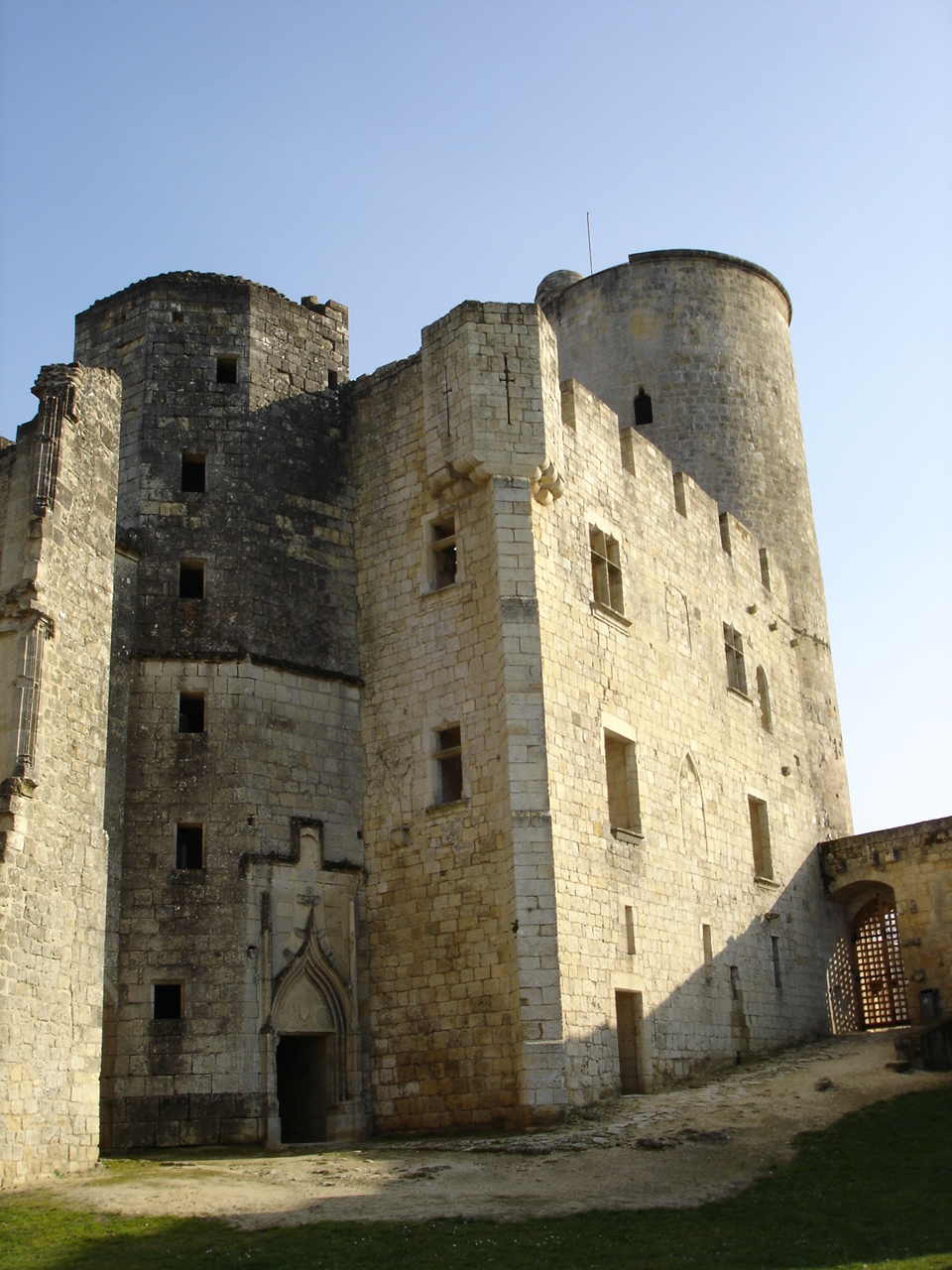 Le château de Rauzan ~ Ville de Rauzan Entre-Deux-Mers