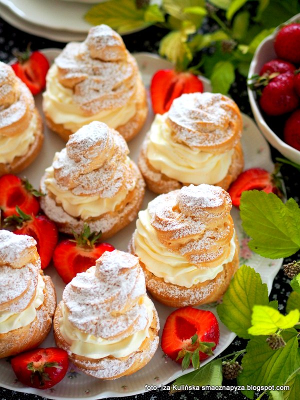 Klasyczne ptysie z bitą śmietaną | Smaczna Pyza