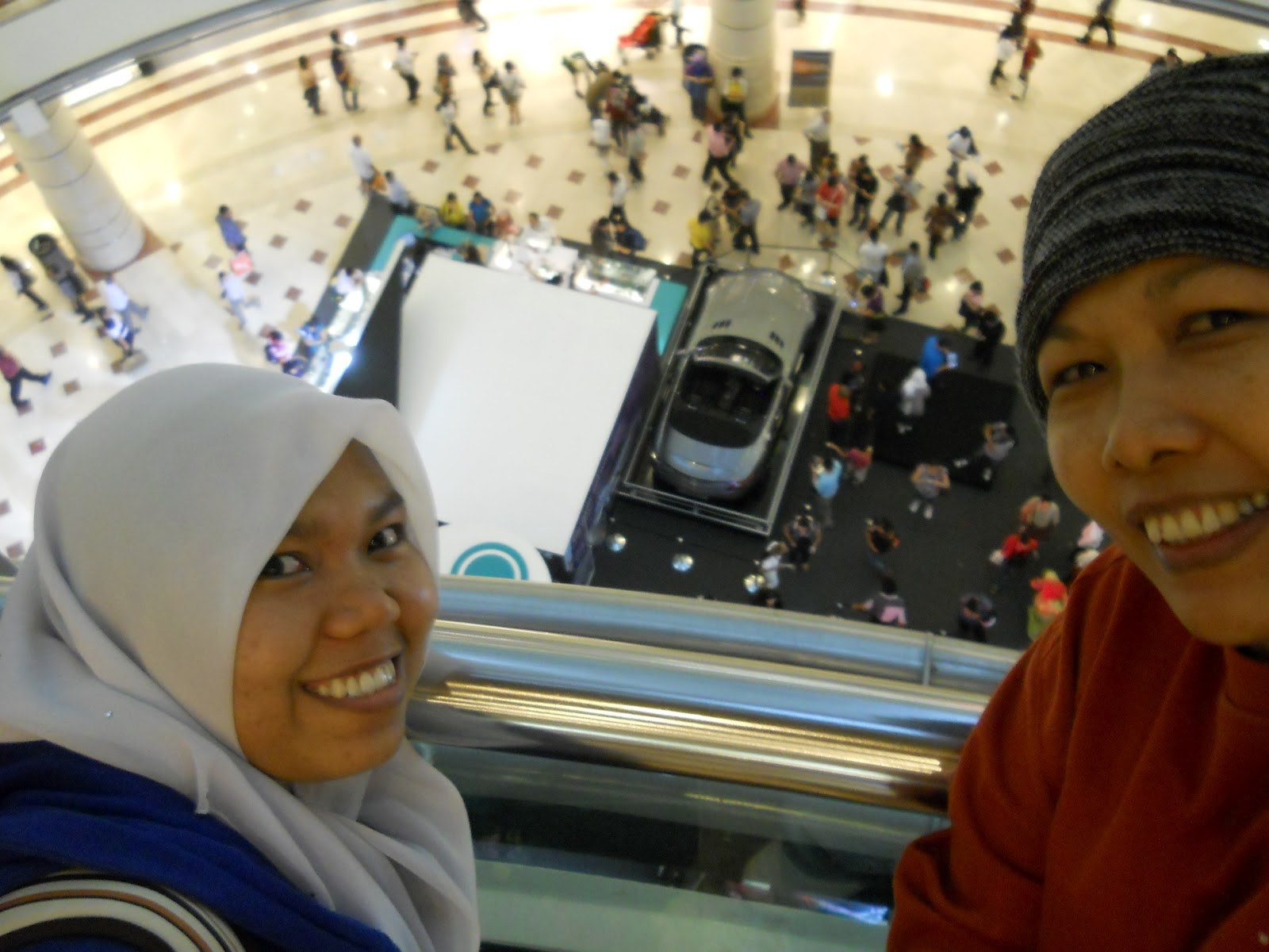 Kesihatan, Keselamatan dan Gaya Hidup: Formula 1 Autograph session KLCC ...