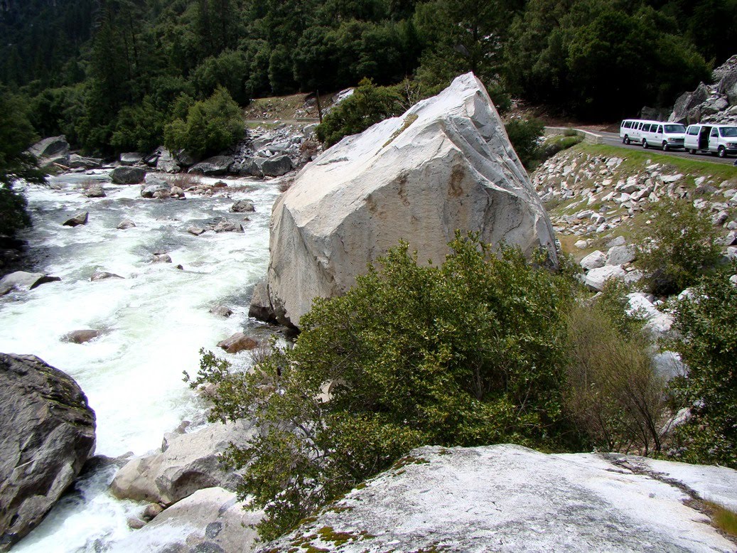Geotripper: A Tale of Two Slides: Mass Wasting in the Yosemite Region