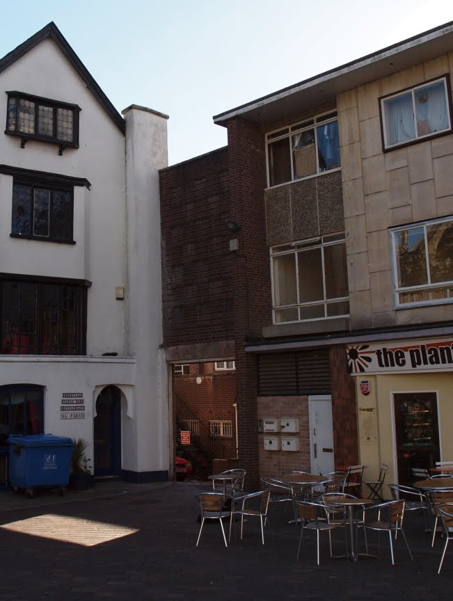 Demolition Exeter: The Globe Inn, Cathedral Yard