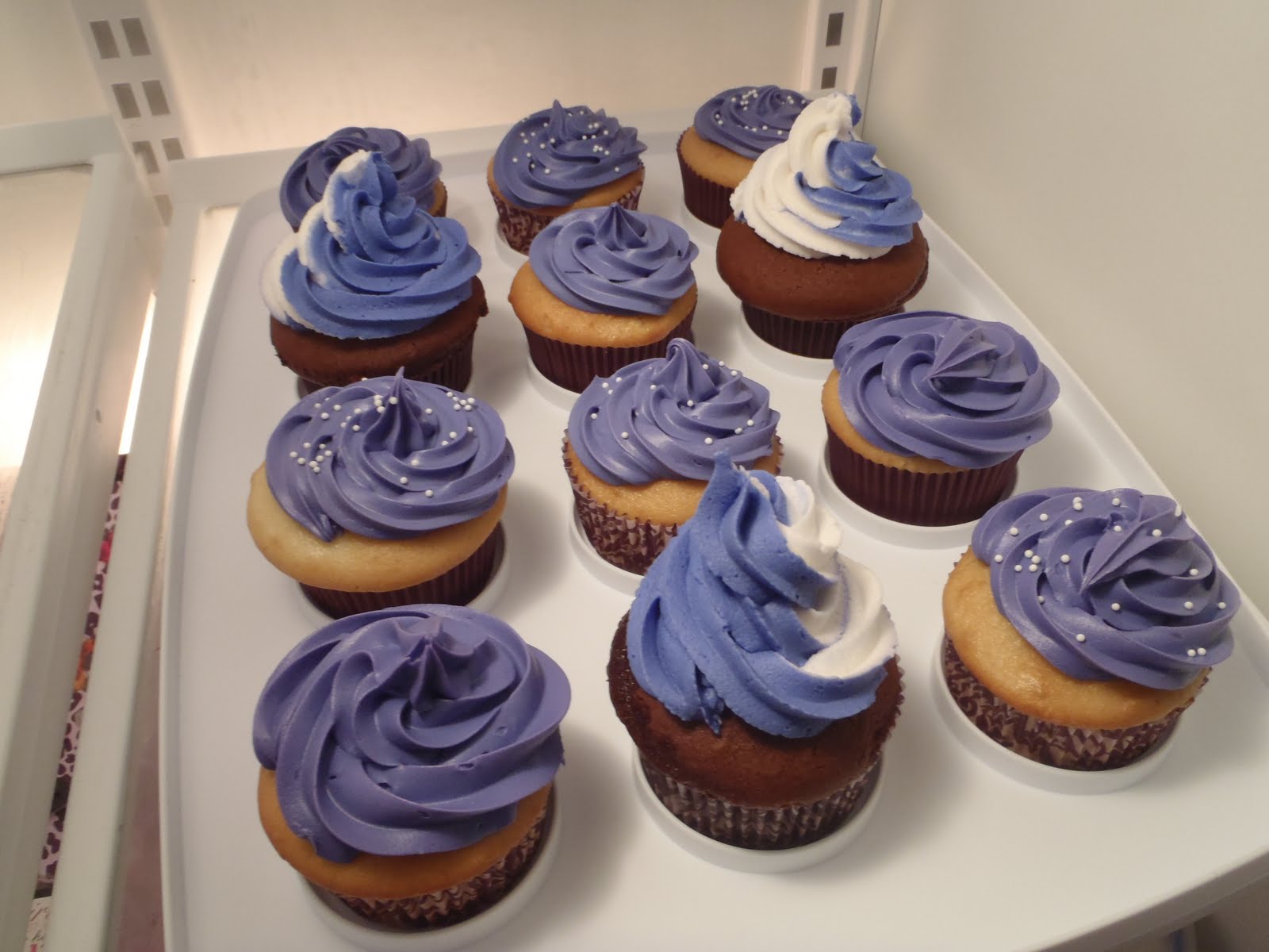 Karen Elizabeth's Cupcakes'n'Cakes: Bridal Shower Cupcakes for a Bride ...