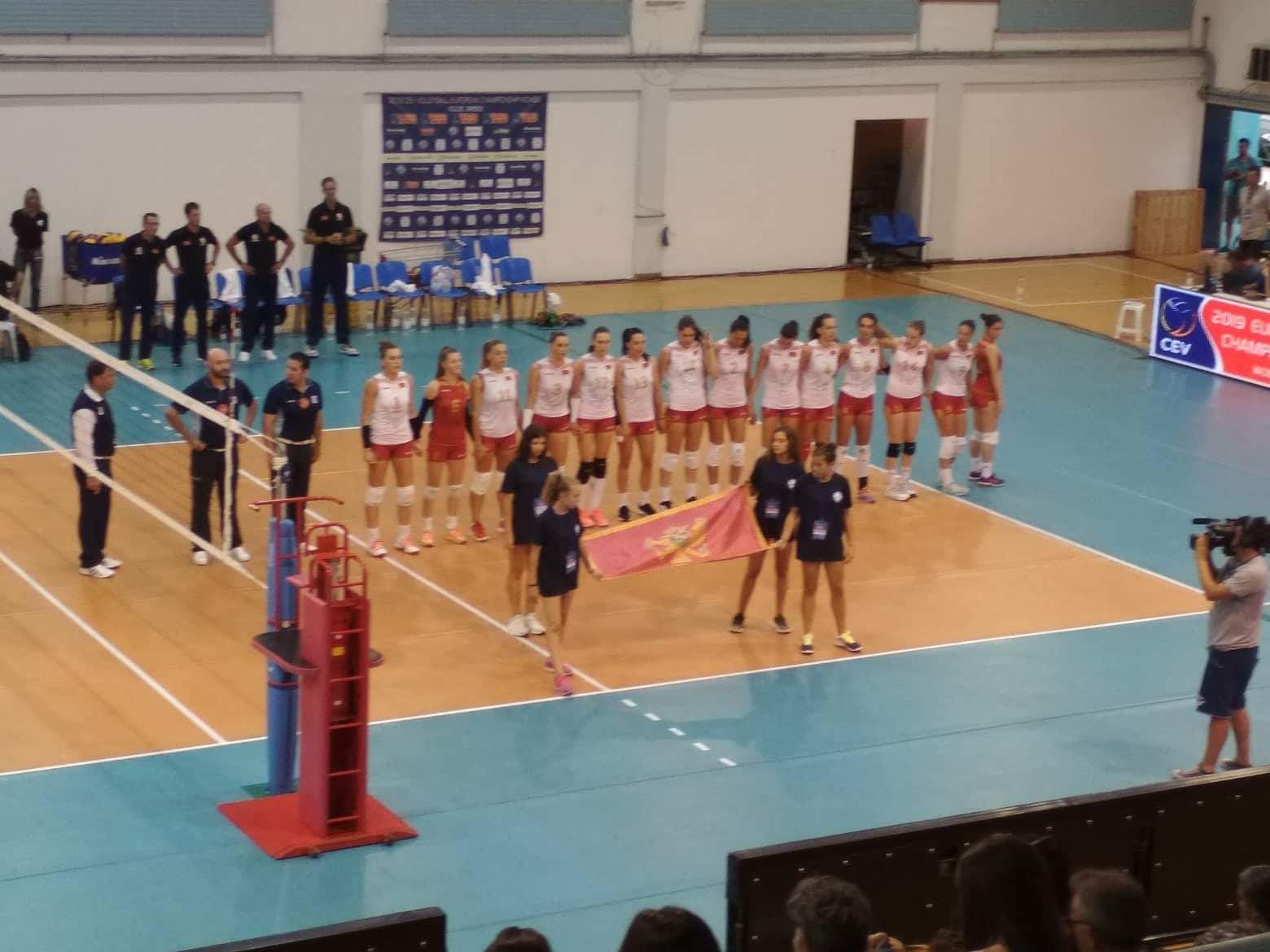 Προθέρμανση της Εθνικης Γυναικων στο Κλειστο της Νεας Ιωνιας Βολου. | 🏐 ...