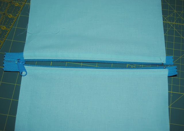 French Seam Zipper Pouch (A Tutorial) - Clover & Violet