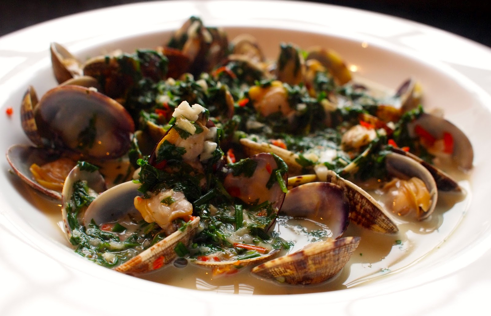 The Renaissance Girl Cooks...: Thai Steamed Palourde Clams...