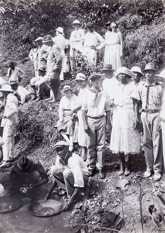 Goudwinning in Suriname: De geschiedenis van de kleinschalige goudwinning