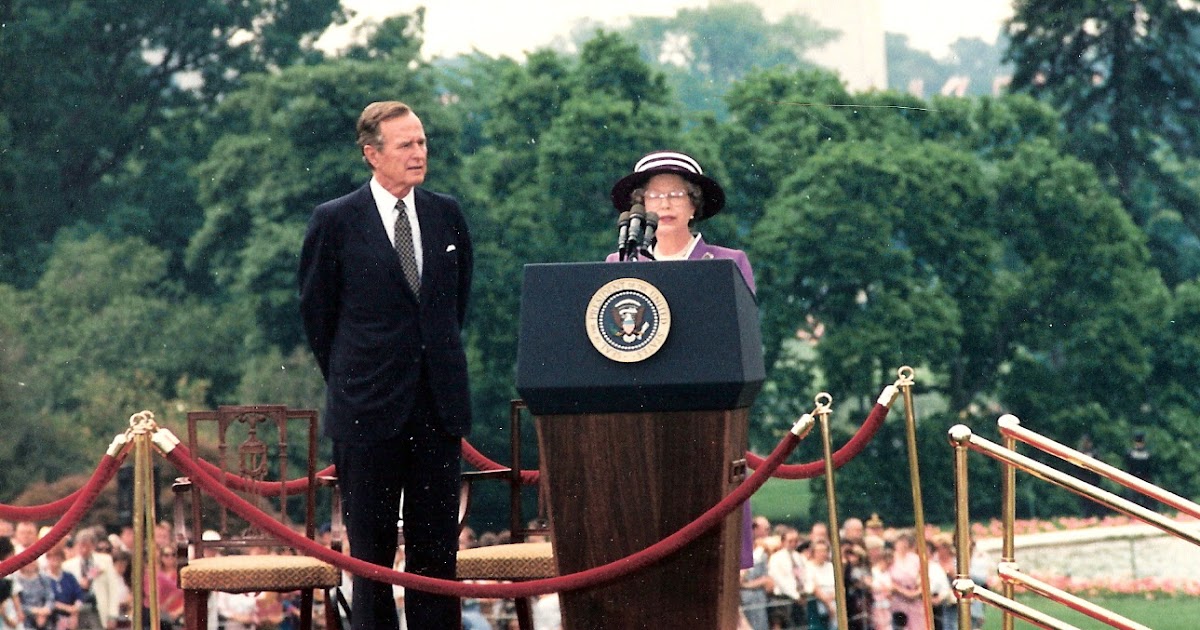 Royal Musings: Talking Hat - Talking Queen