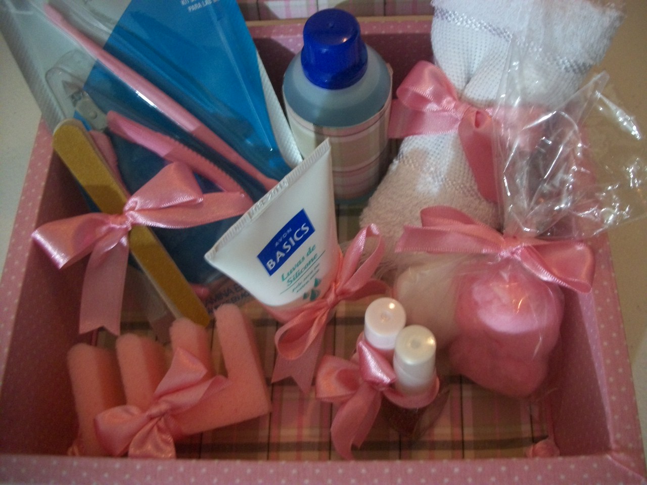 Mimo de Meninas: Caixa com kit manicure para presente
