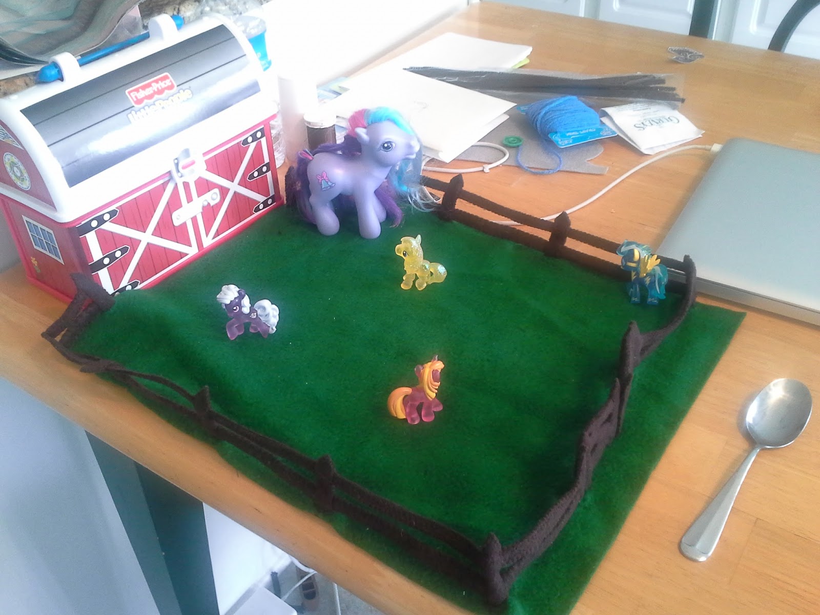 Red Write Returning: My Little Pony Playmat and Take-a-long Barn