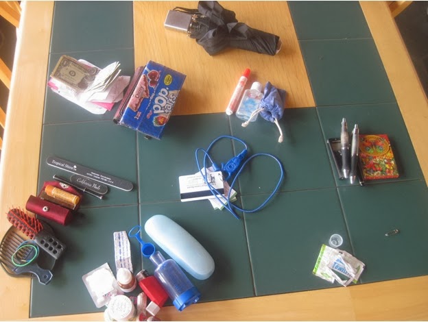 Organizing Purse: 4 Steps to Organize a messy Purse |Practically Organized