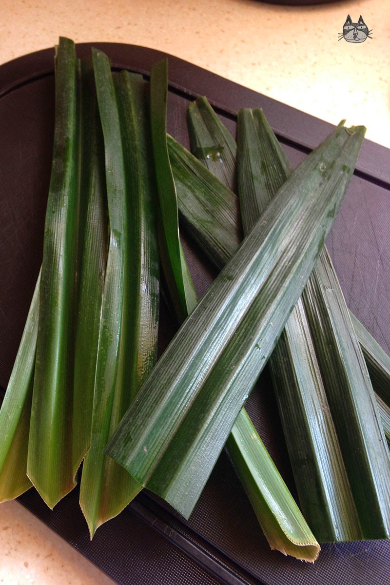 Airinie Cooks: Her Eclectic Kitchen: Pandan Kaya (Coconut Jam)