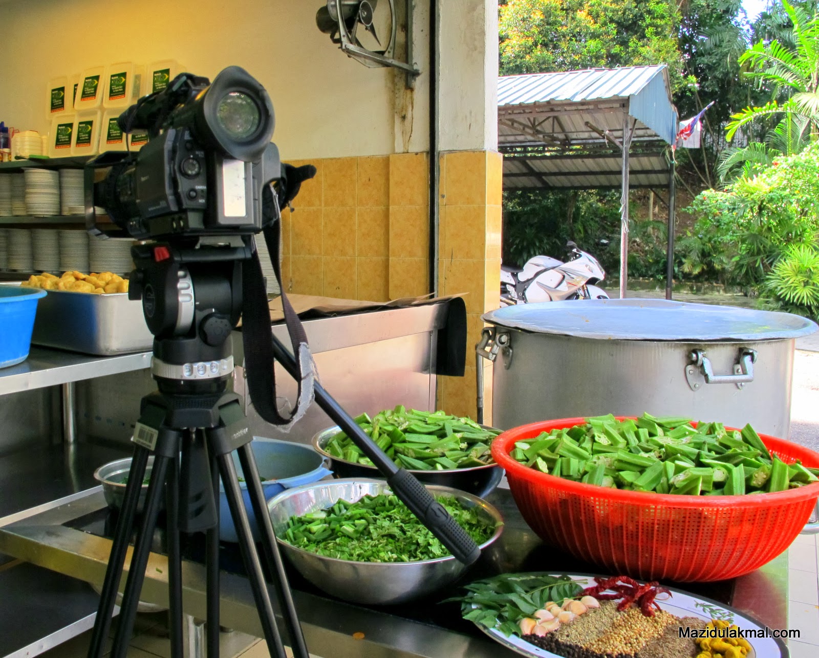 BERSAMA MAZIDUL: KARI KEPALA IKAN ENAK RESTORAN ZK DI JALAN KG. ATTAP ...