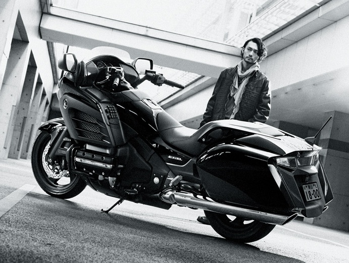 雑多な趣味の備忘録: honda ゴールドウイング F6Bが気になる GL1800 F6B