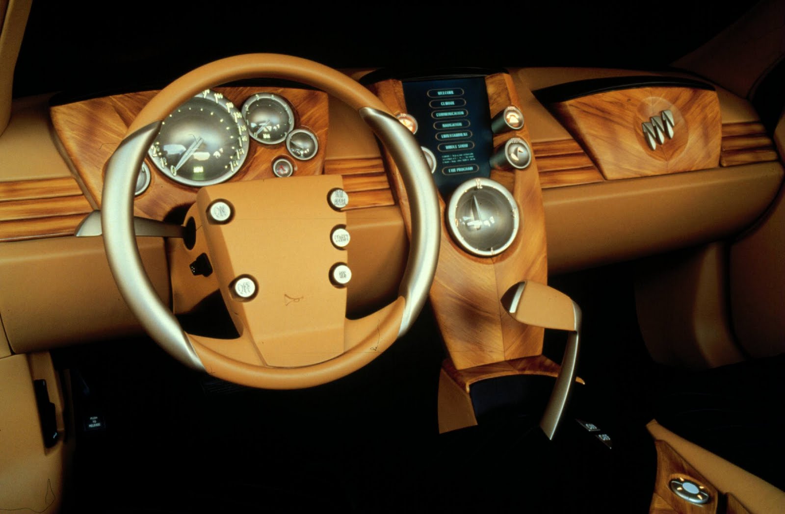 Pires concept cars US, 1998 Buick Signia et 1988 Cadillac Voyage