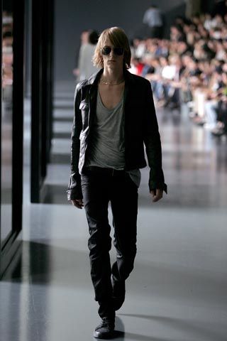 A Walk Day: Dior homme 2005S/S