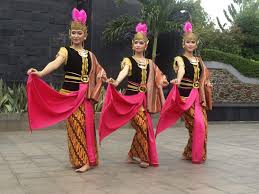 Pagelaran Theater: TARI TRADISIONAL DAN TARI MODERN