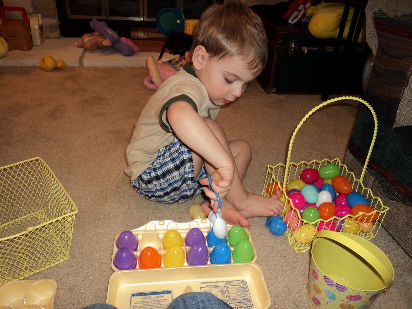 Scoops of Heaven: Easter egg play