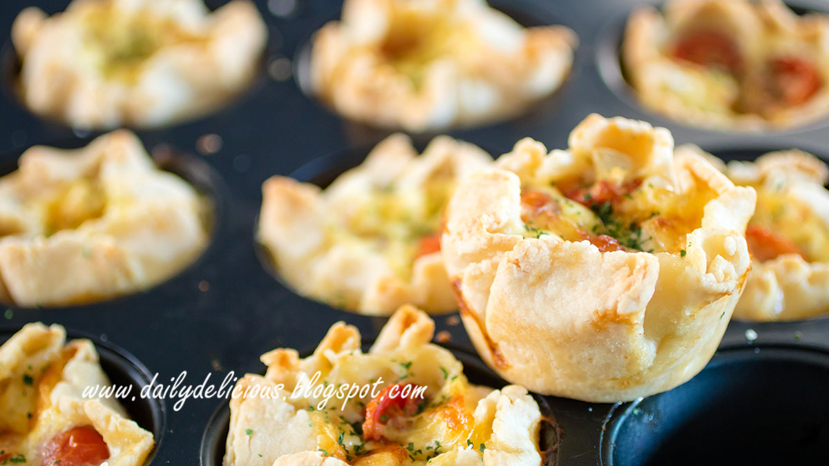 dailydelicious: Mini Quiche: Quick and easy savoury treat!