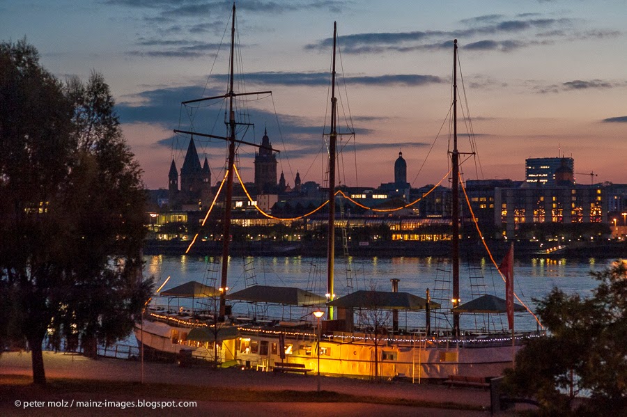 Mainz-Images: Herbstimpressionen - Mainz-Kasteler Rheinufer