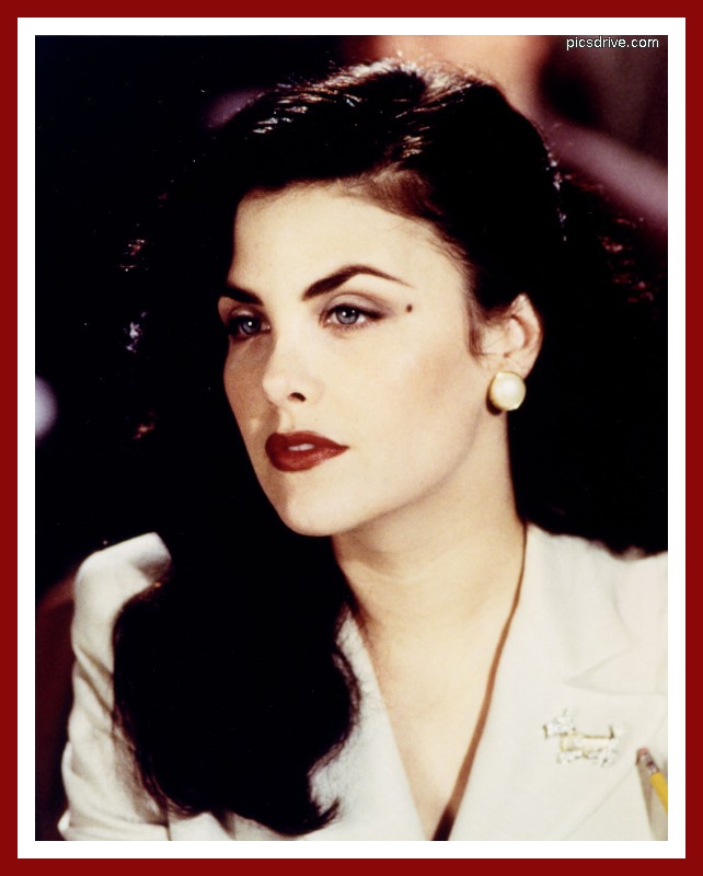 Dazzling Divas: Sherilyn Fenn