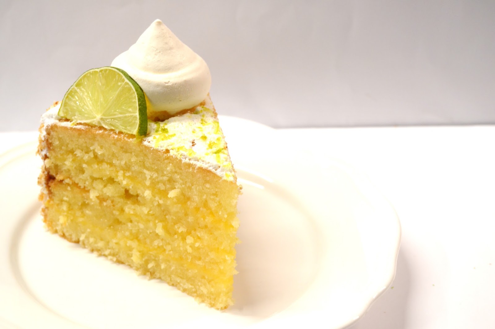 Bolo de Lima e Côco || Lime-Coconut Cake - Sabores da Alma