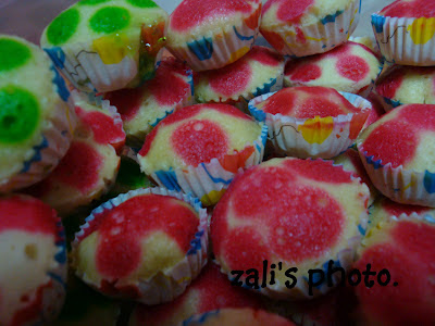 Apam Polka Dot tempahan Puan Fatimah. | Azal Muffins & Cake House