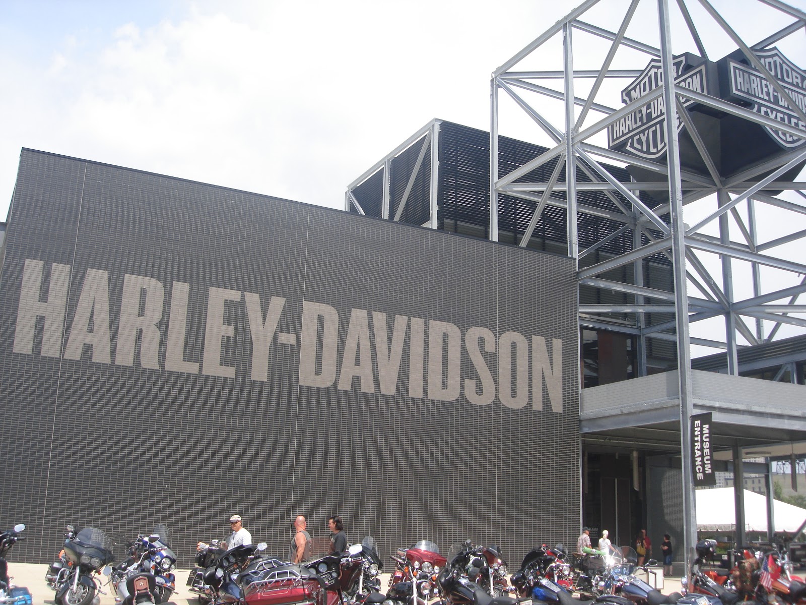 Blue's Clues: Harley Davidson Museum - Milwaukee, WI