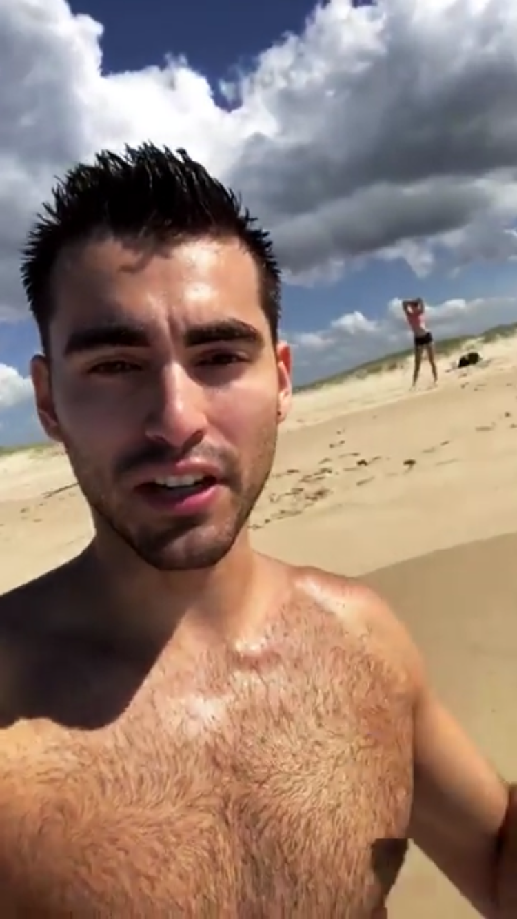 Alexis_Superfan's Shirtless Male Celebs: Blake Michael shirtless beach ...