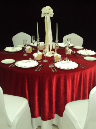 Events Master: Red Velvet Table with Cloth Round