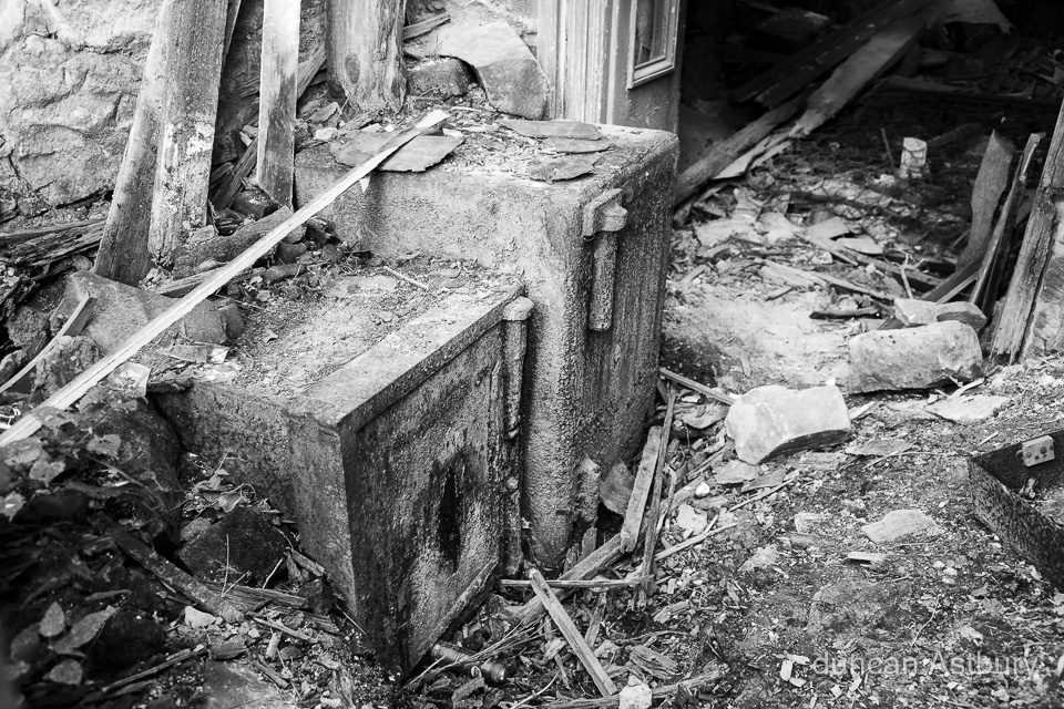 Lathallan House, a debris field