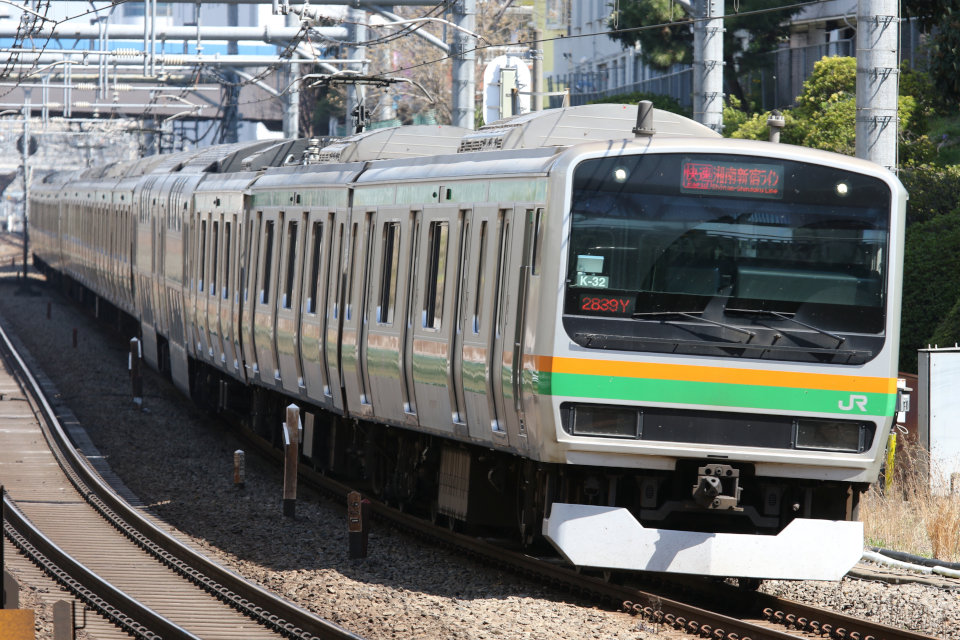 Michael's Trains Photo Album: JR湘南新宿ライン 新宿〜池袋（目白駅） 2015年3月31日