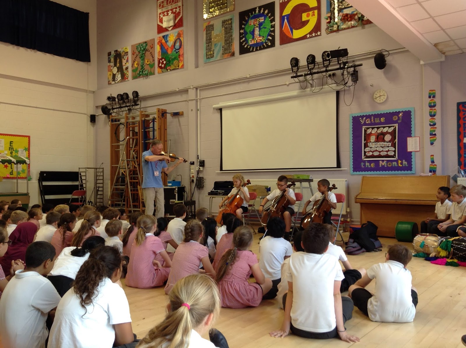 Chilcote Primary School: David Gregory from the CBSO visits Chilcote