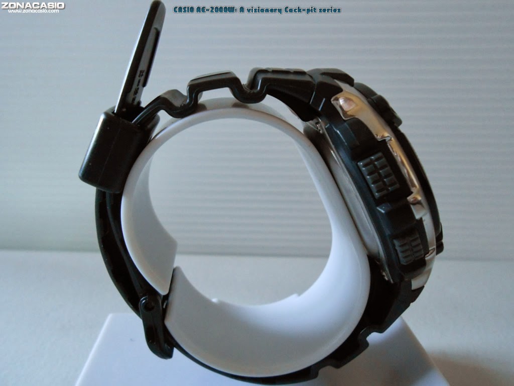 Zona Casio: Prueba: Casio AE-2000W. Un reloj de altos vuelos